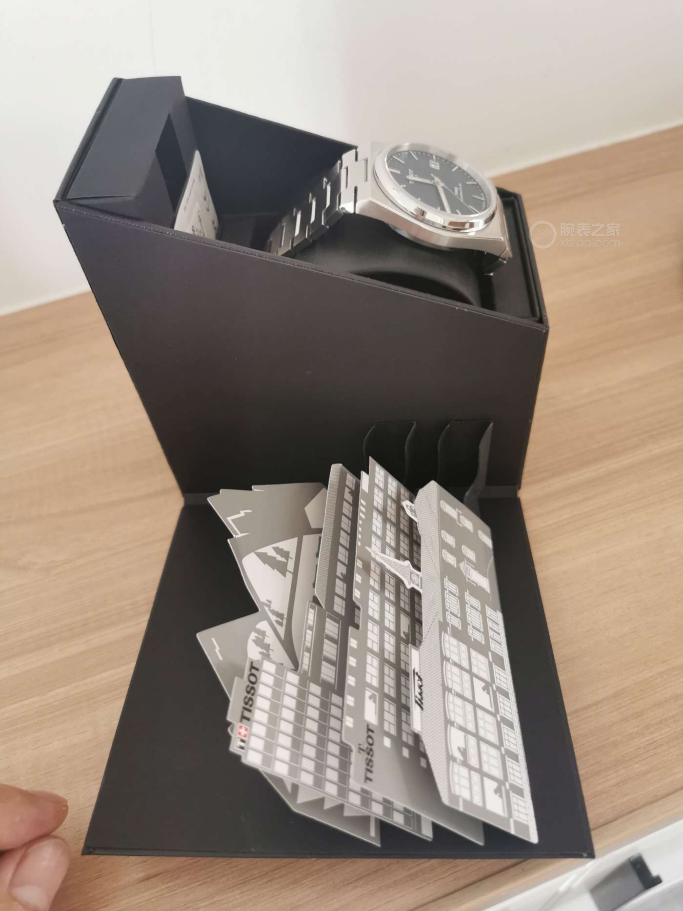 各位买了天梭prx的老铁,为什么我的表盒和你们不一样天梭 名表 非常论坛